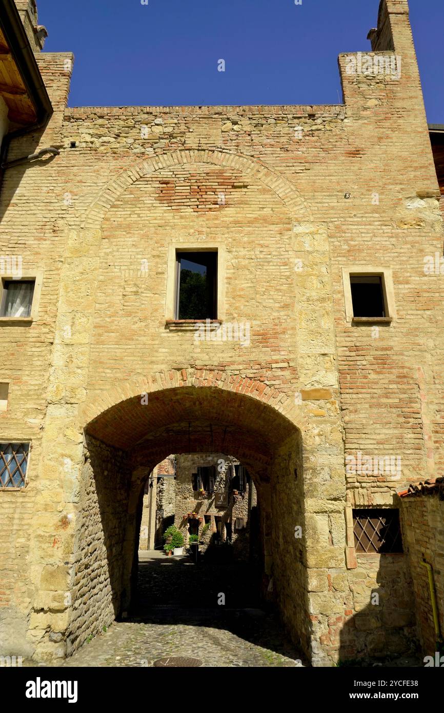 Medieval Castle of Rocchetta di Castellarano, historical and ...