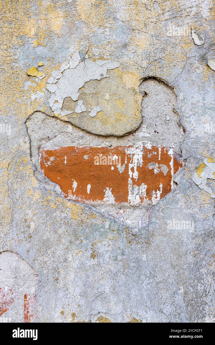 Wall, crumbling plaster, heart-shaped, symbolic image Stock Photo - Alamy