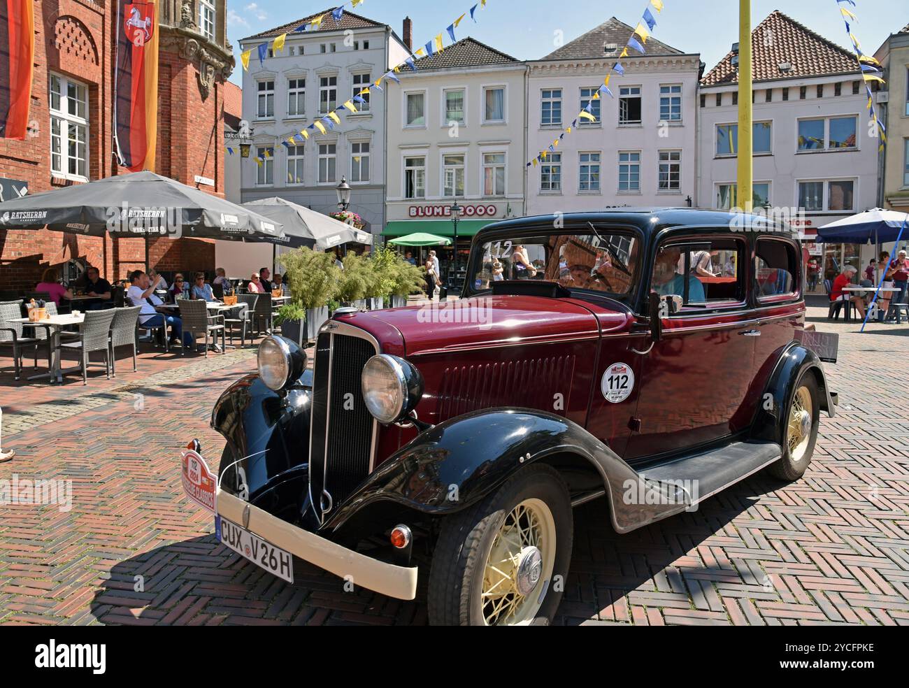 Chevrolet standard from 1933 hi-res stock photography and images - Alamy