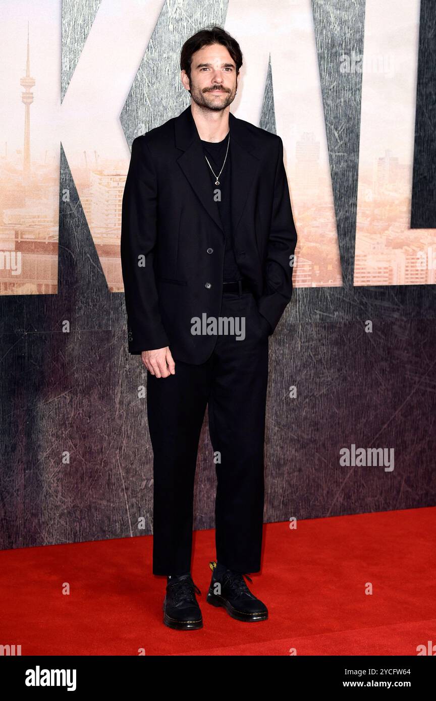 Jon Arias bei der Premiere der Miniserie The Day of the Jackal in der ...