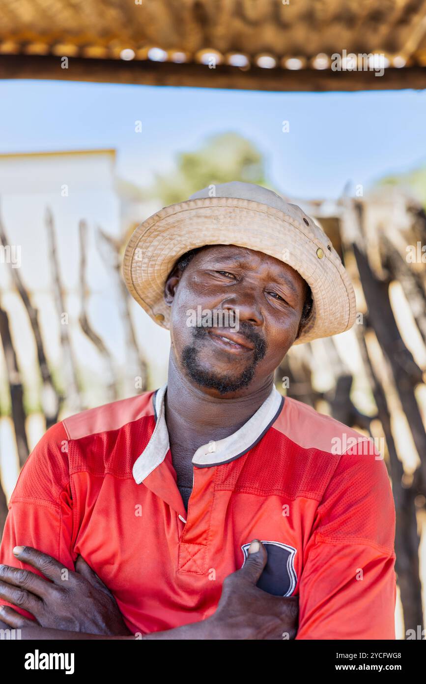 African wooden red hi-res stock photography and images - Alamy