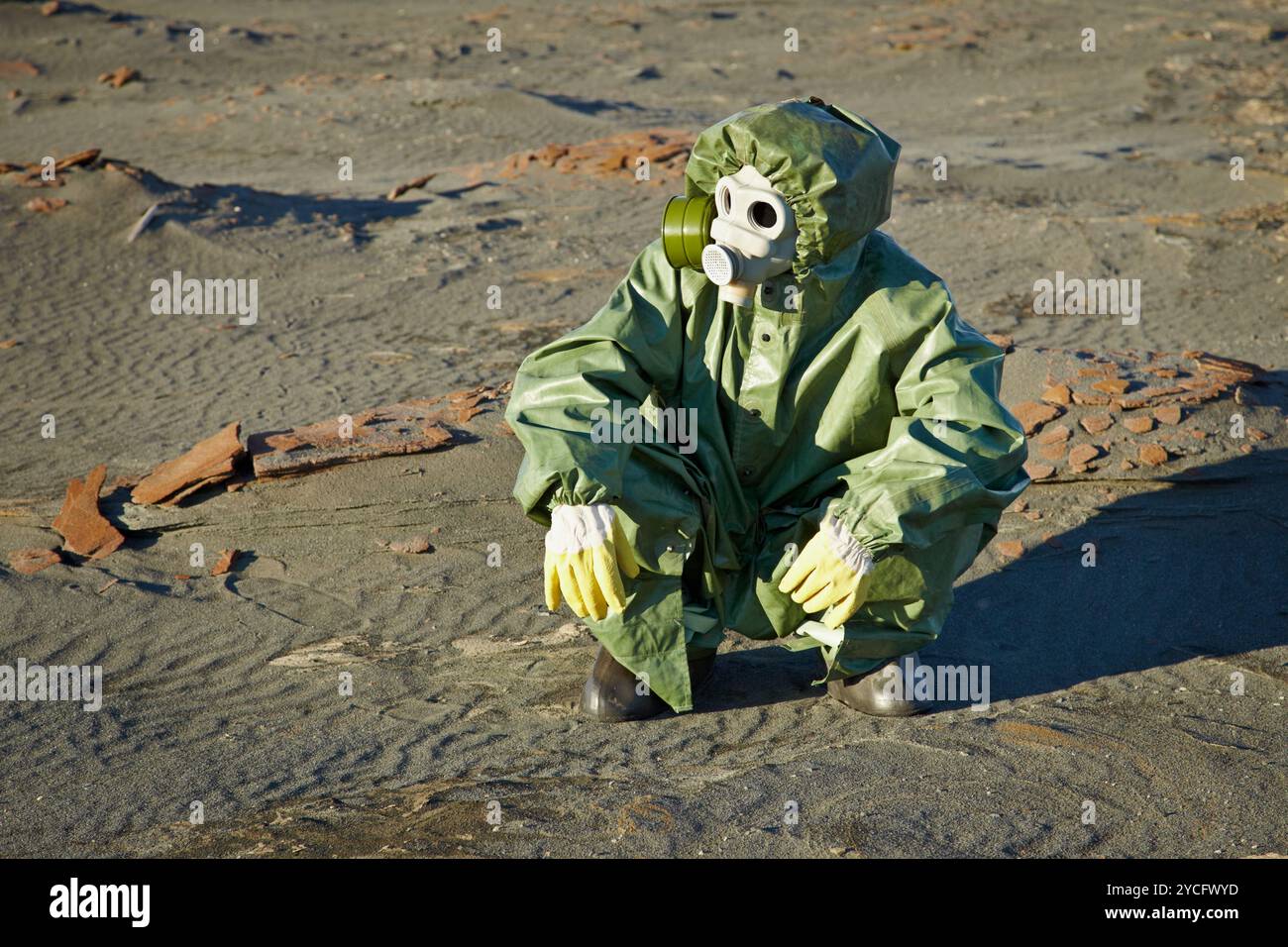 Male scientist in gas hi-res stock photography and images - Alamy