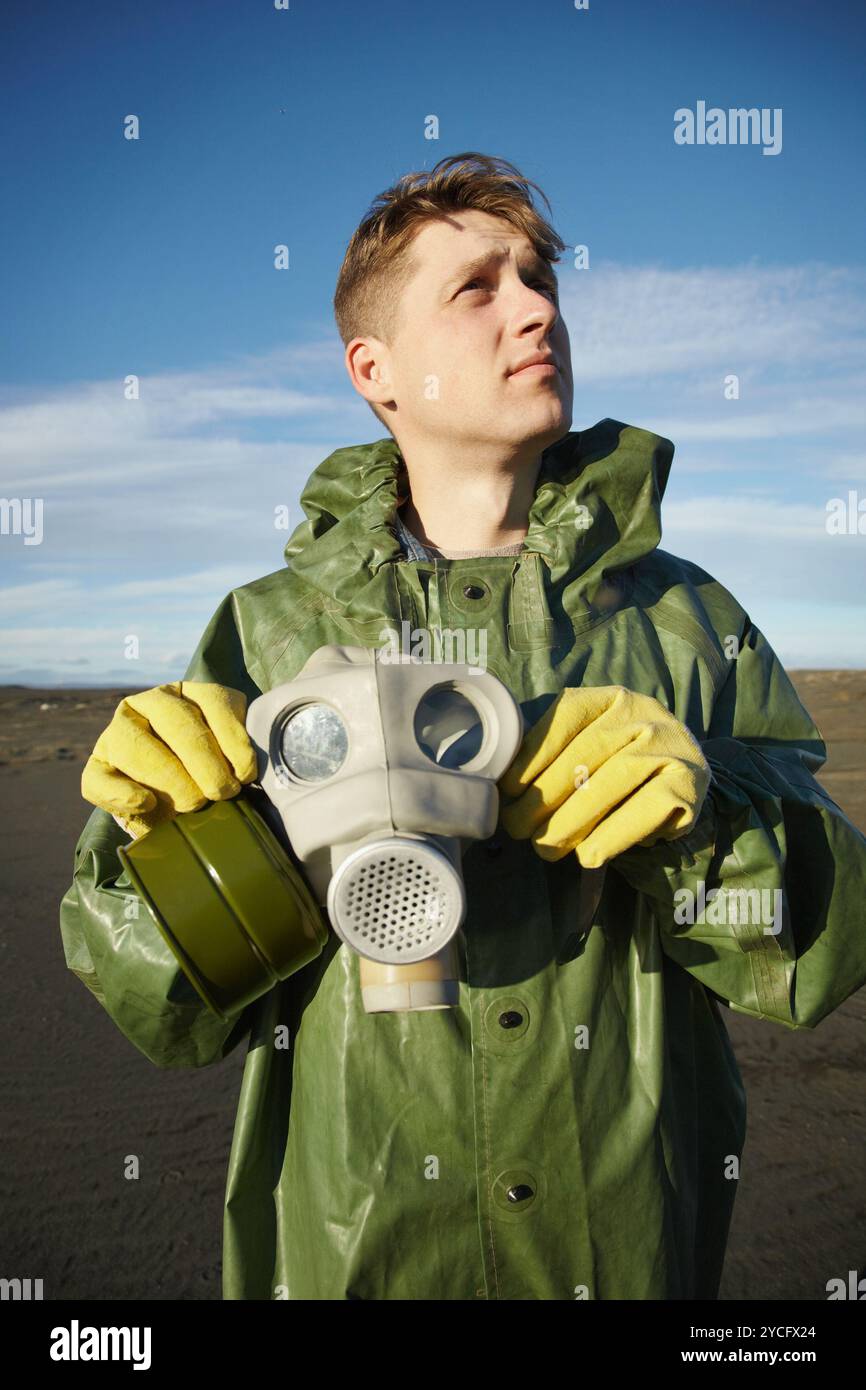 People with and without mask hi-res stock photography and images - Alamy