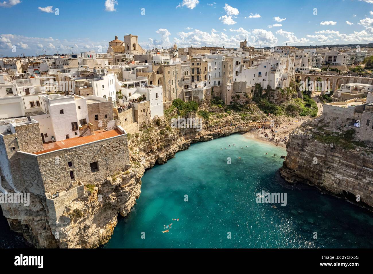 Luftbild Polignano a Mare Polignano a Mare von oben gesehen, Apulien ...