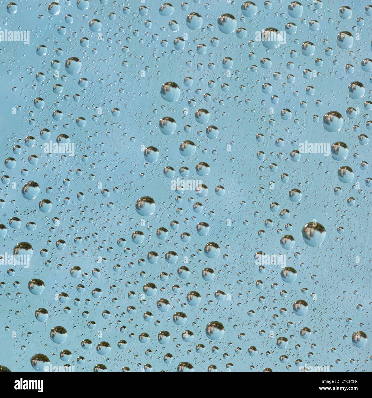 Splashes water blue background hi-res stock photography and images - Alamy