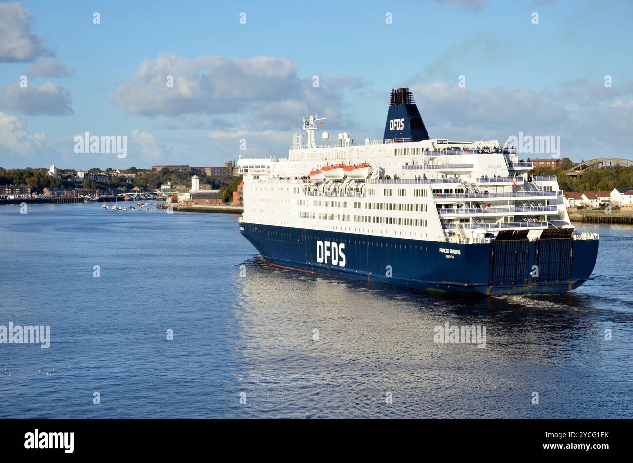 The DFDS ferry Princess Seaways leaving the River Tyne at North Shields ...