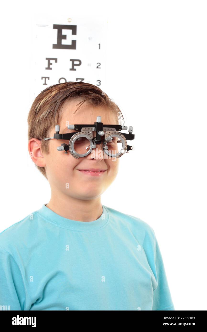 Child vision checkup Stock Photo - Alamy
