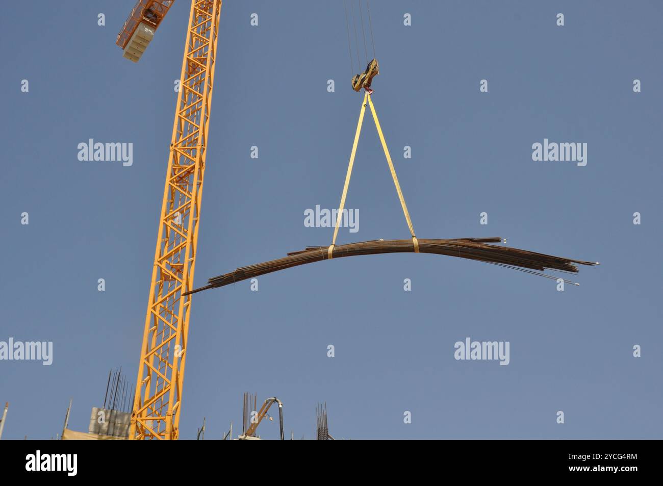 Crane lift steel beam girder hi-res stock photography and images - Alamy