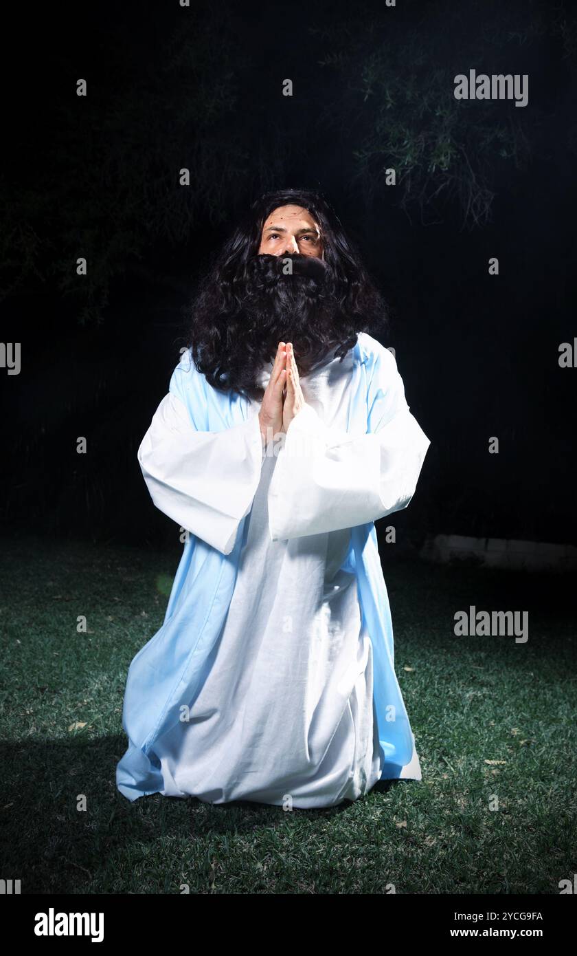 Jesus looking heaven in prayer hi-res stock photography and images - Alamy