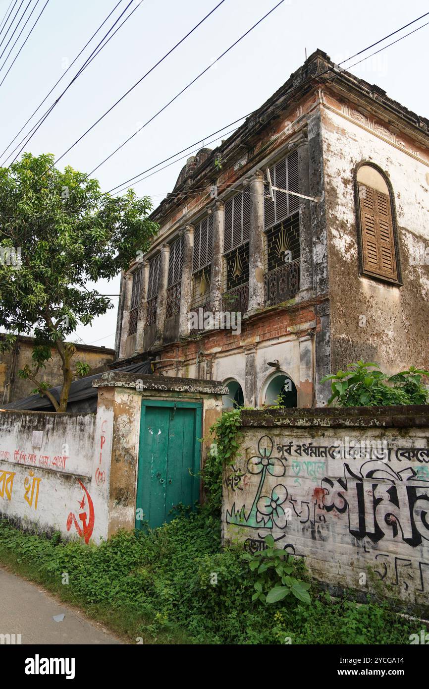 An old historical house of the Nandy family. Baidyapur, East Burdwan ...