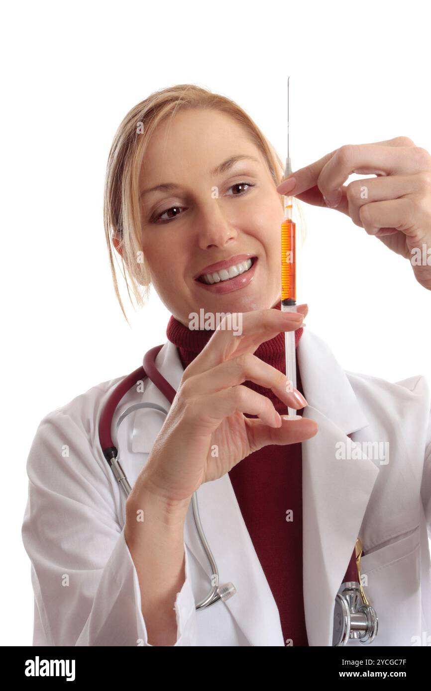 Doctor preparing needle Stock Photo - Alamy