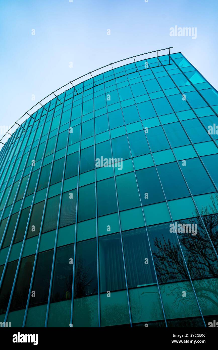 Round glass building hi-res stock photography and images - Alamy