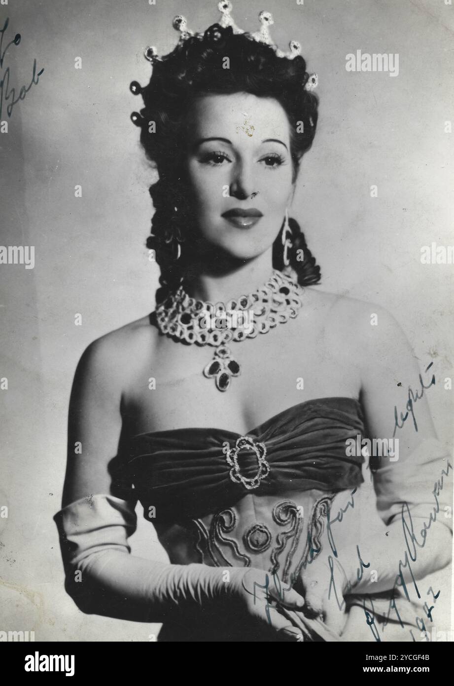 Old panto actress hi-res stock photography and images - Alamy