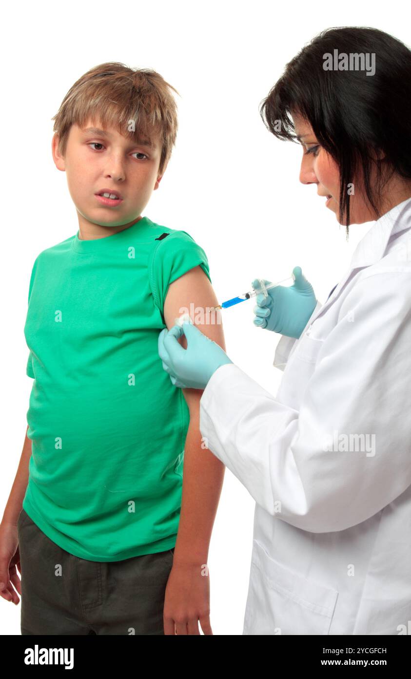 Doctor giving patient injection Stock Photo - Alamy