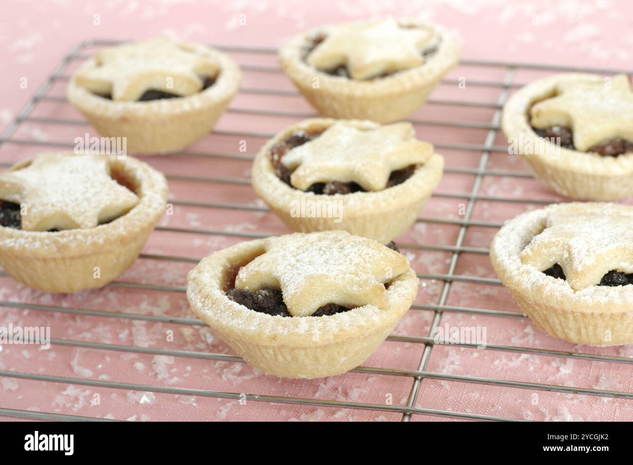 Cooking mince pies hi-res stock photography and images - Alamy