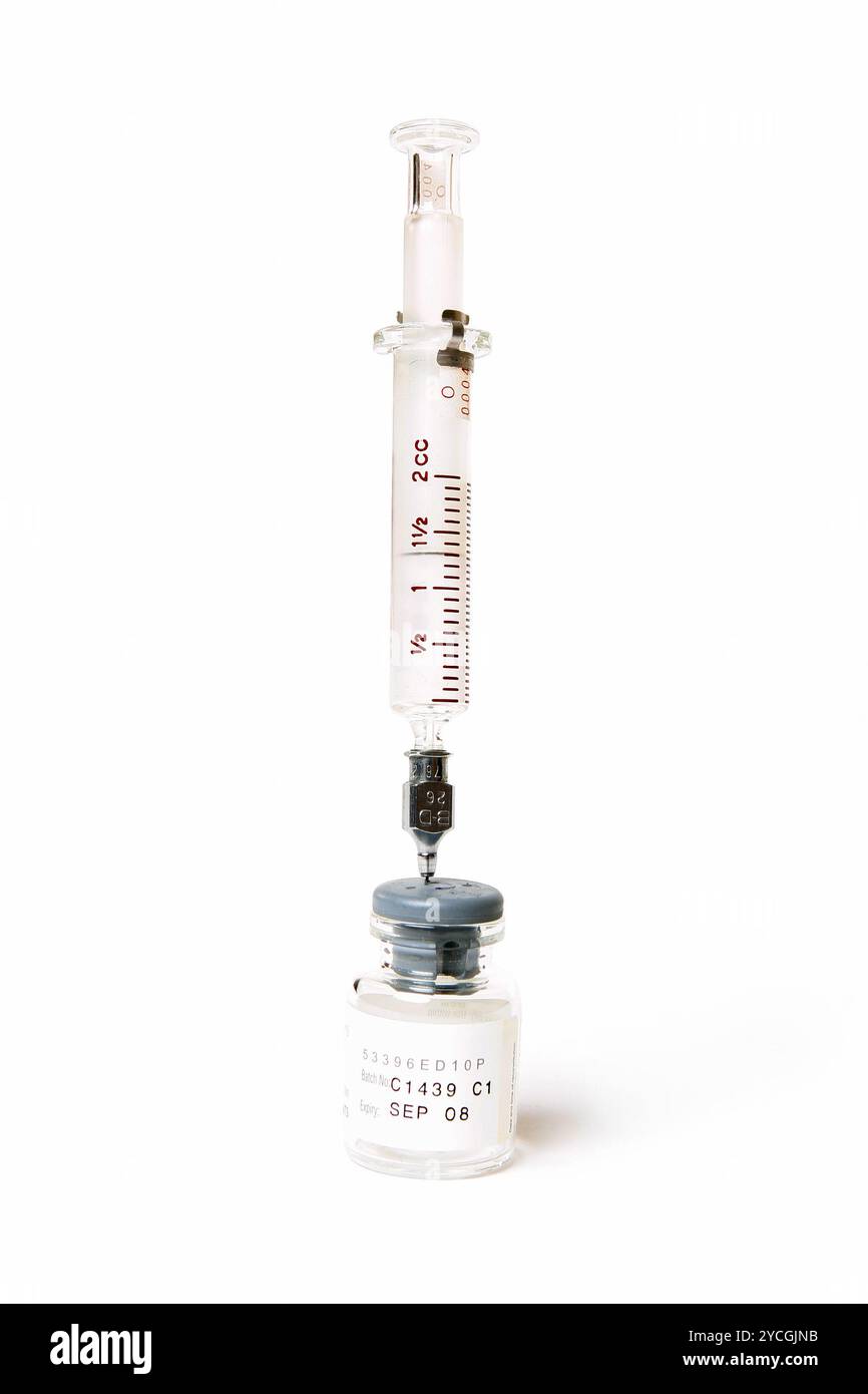 Medical syringe and pharmaceutical drug Stock Photo - Alamy