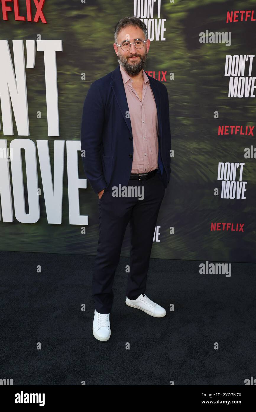 Dont move netflix hi-res stock photography and images - Alamy