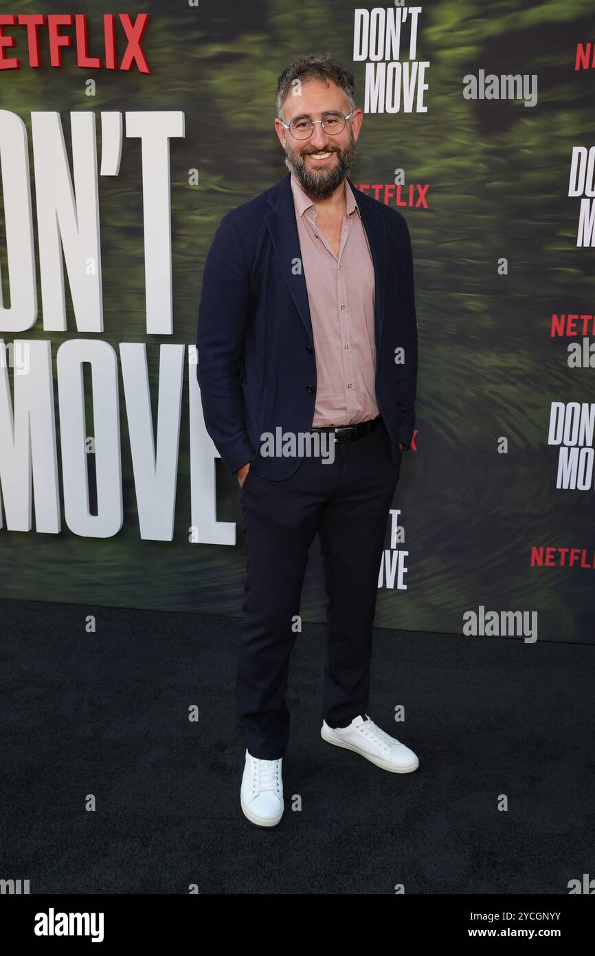 Dont move netflix hi-res stock photography and images - Alamy