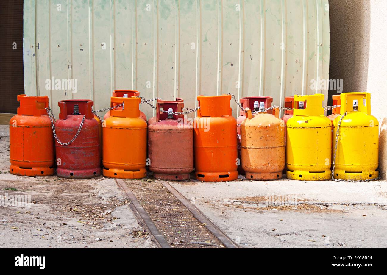 Industrial gas cylinders hi-res stock photography and images - Alamy