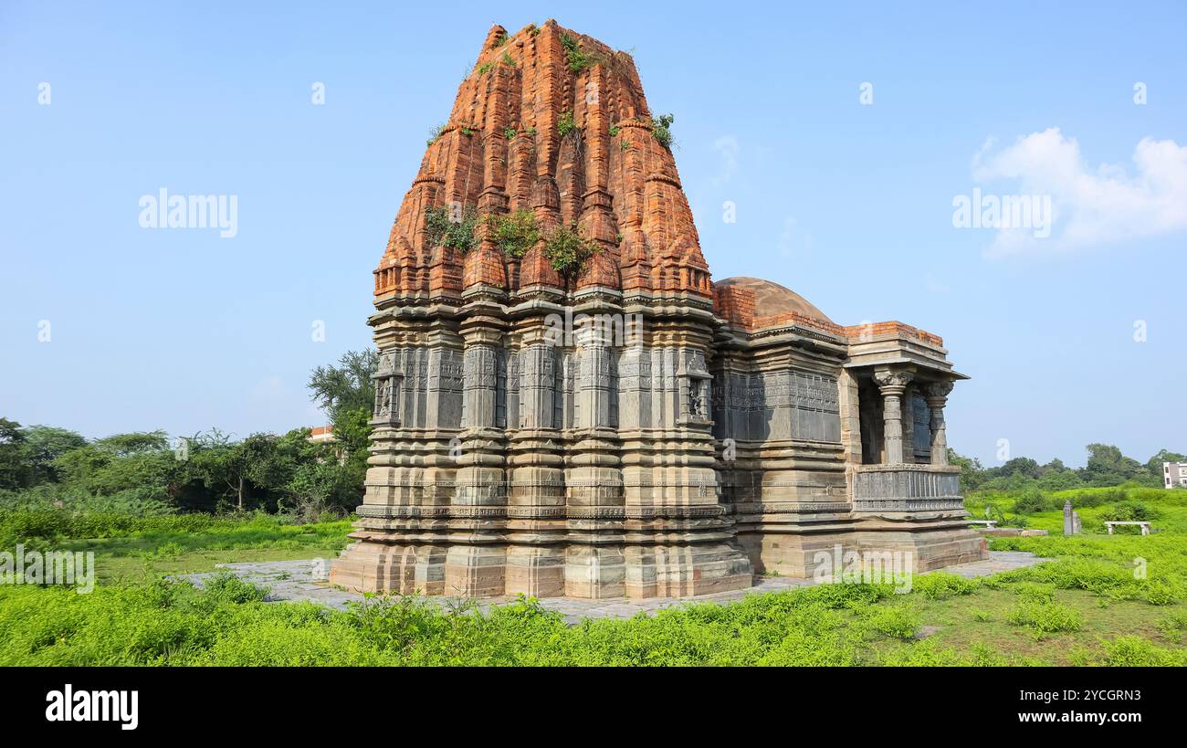 View of mandaleshwar mahadev temple hi-res stock photography and images ...