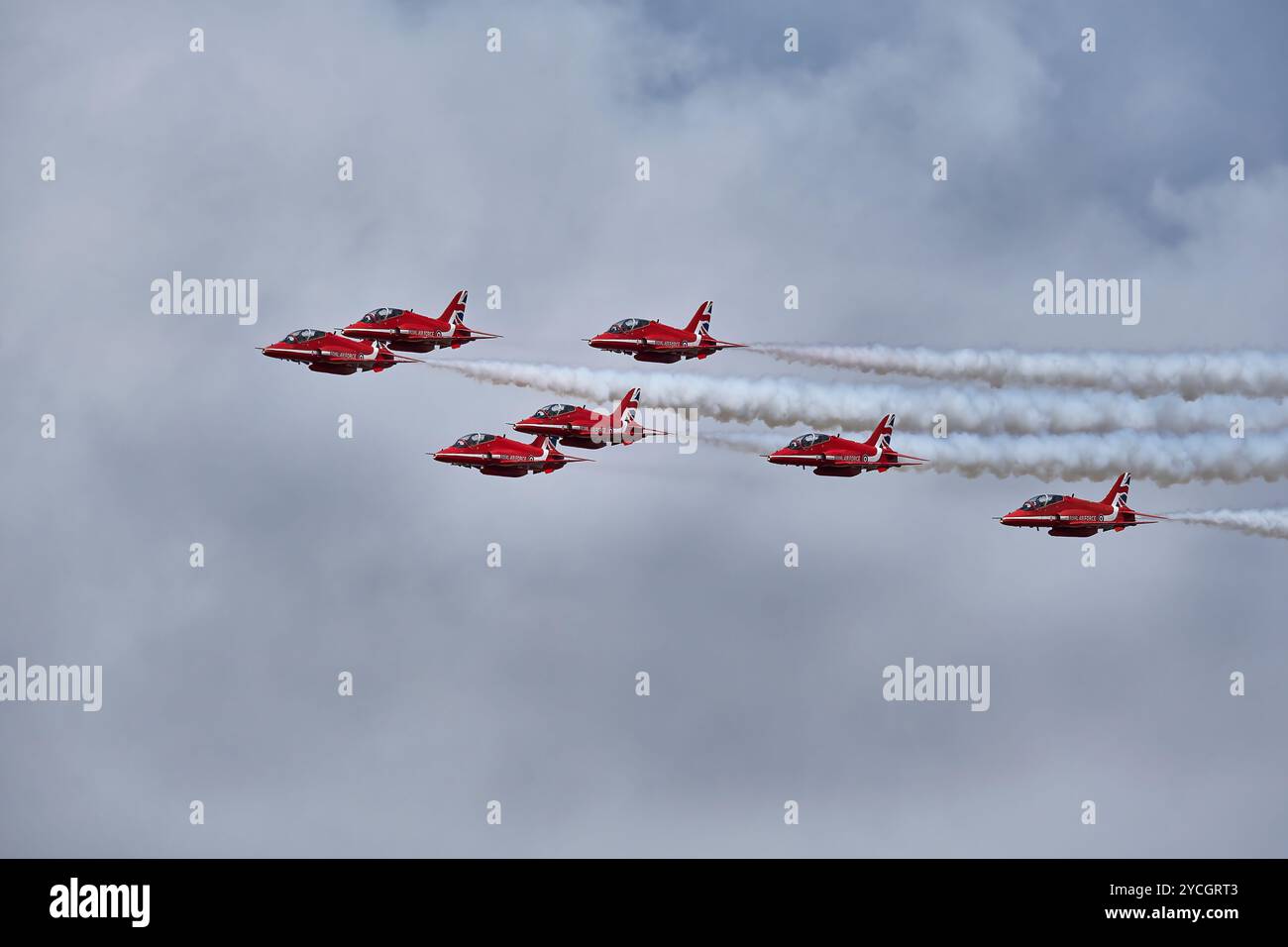 9 arrow formation hi-res stock photography and images - Alamy