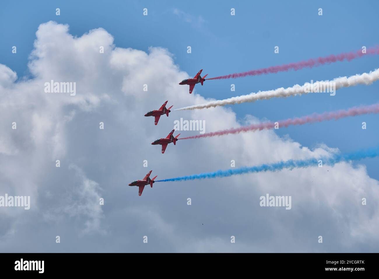 Red arrow with blue vapour trail hi-res stock photography and images ...