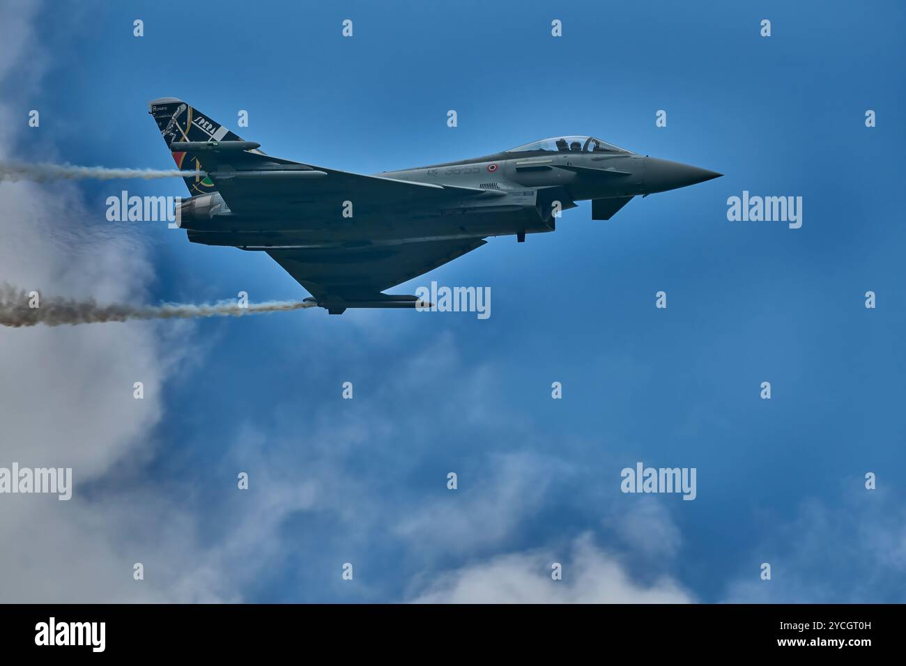 Su27 jet hi-res stock photography and images - Alamy
