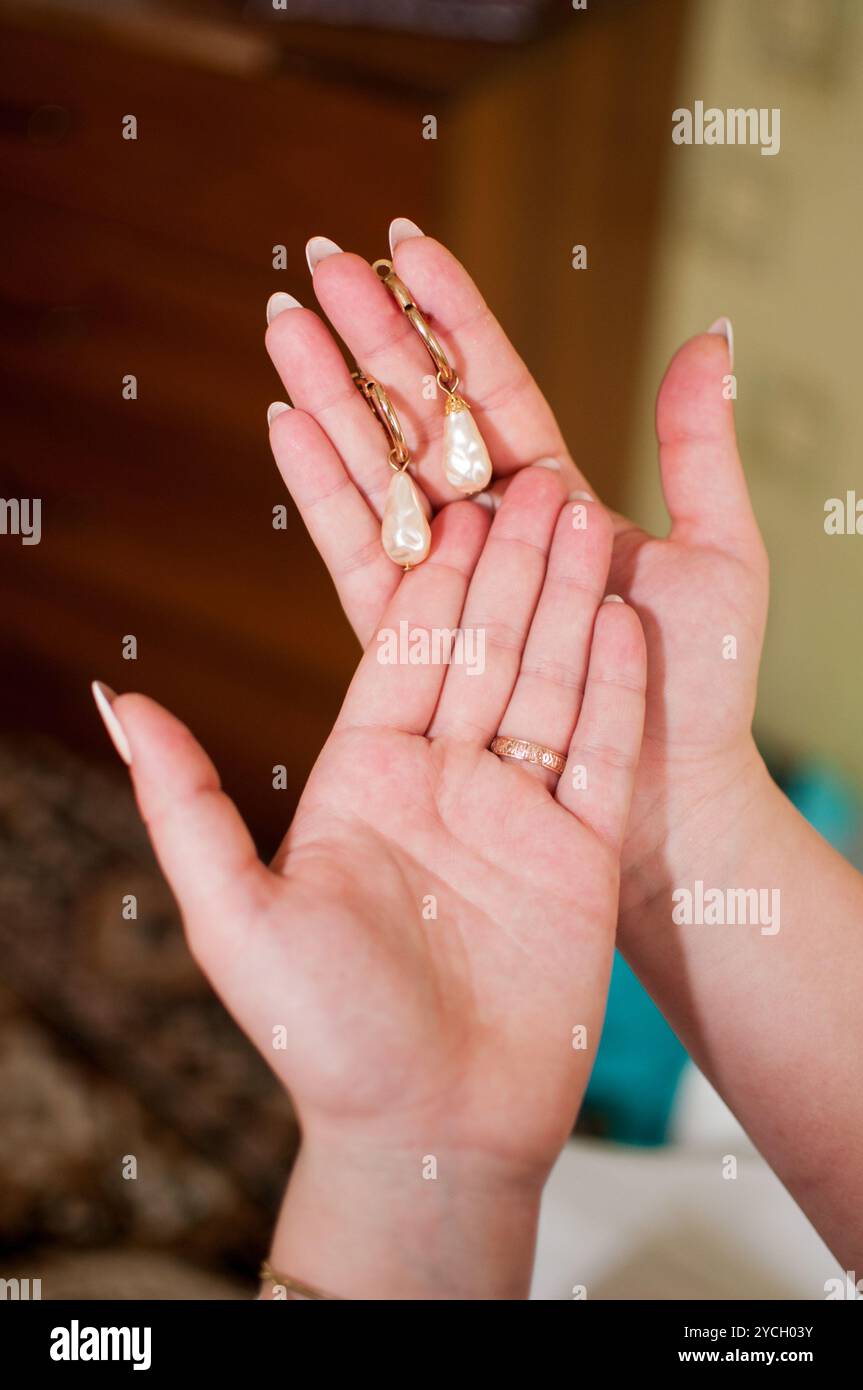 Delicate hands hi-res stock photography and images - Alamy