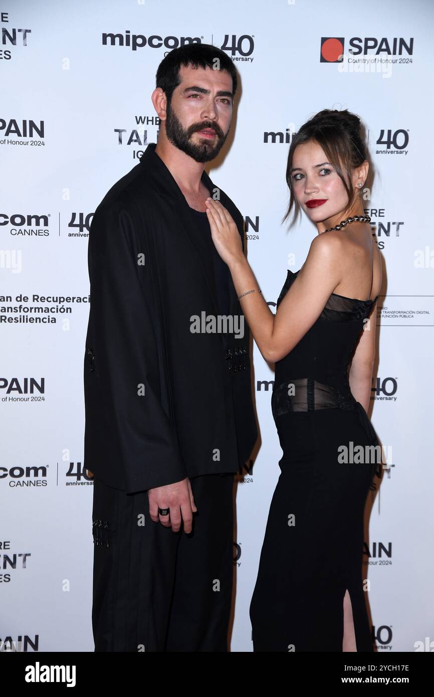 Cannes, Cannes. 21st Oct, 2024. MIPCOM : Baris Baktas and Yagmur Yuksel ...