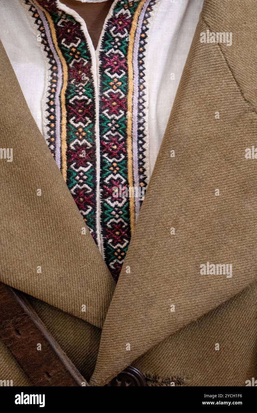 Ukrainian cross stitch. Vyshyvanka man shirt. Embroidery Ukraine ...