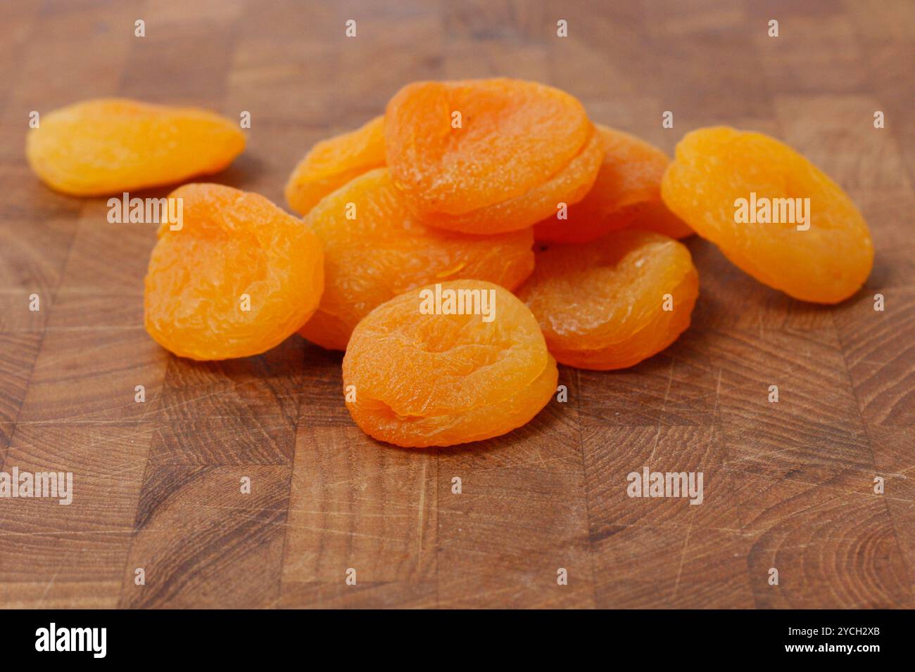 Apricots fruit drying hi-res stock photography and images - Alamy