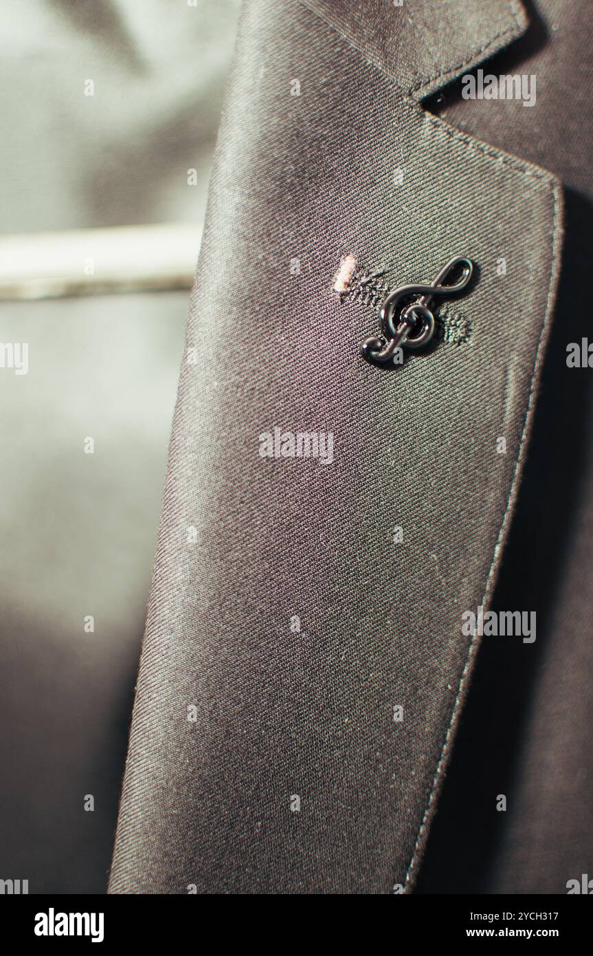 Tie pin detail hi-res stock photography and images - Alamy