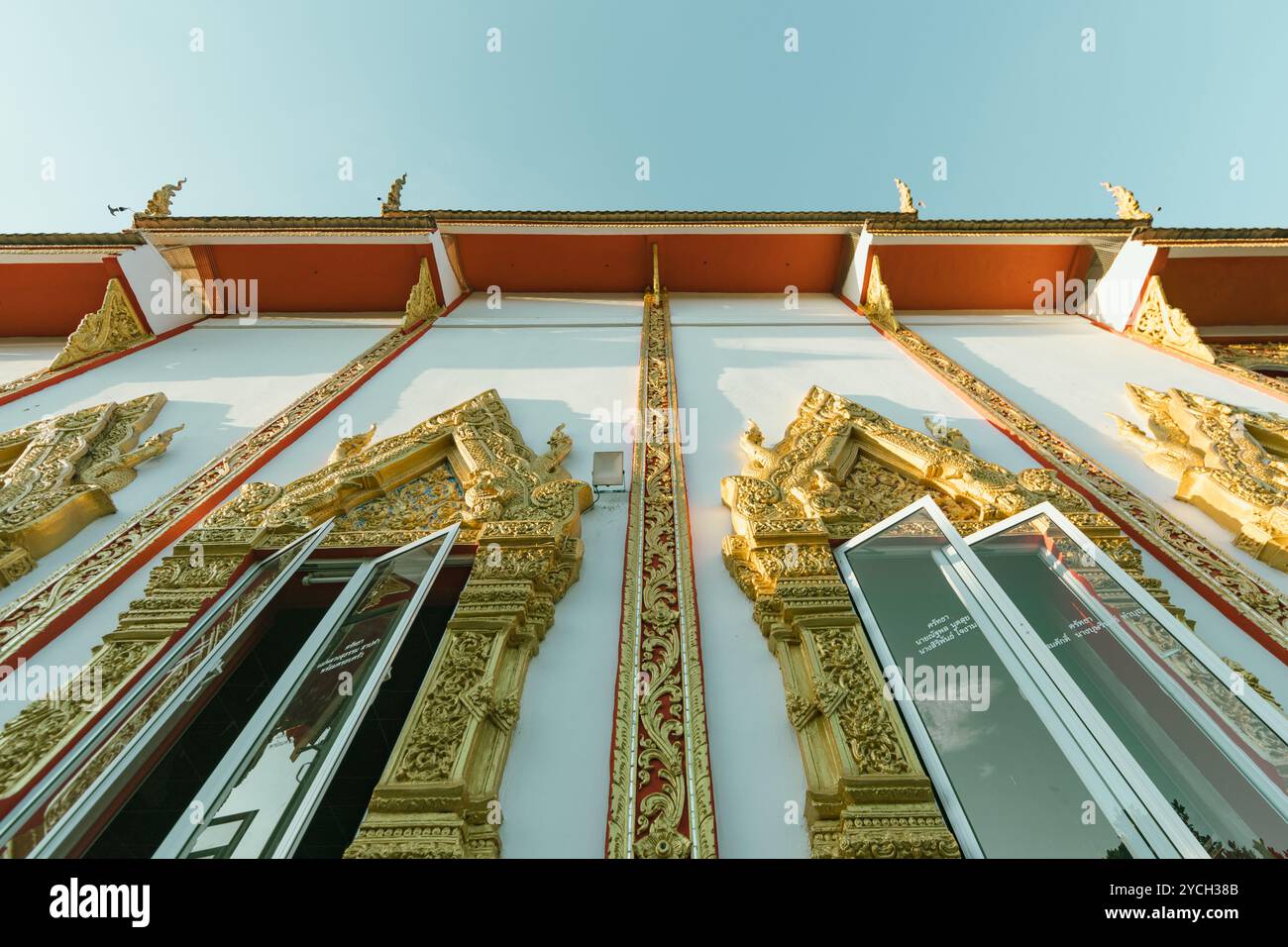 Thai temple (Wat San ma mao), Chiang Rai ,Thailand Stock Photo - Alamy