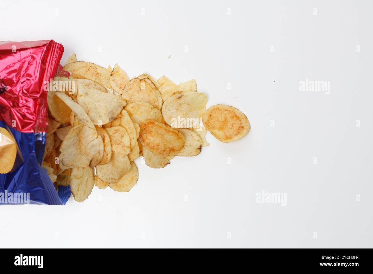 Eat potatoe chips hi-res stock photography and images - Alamy