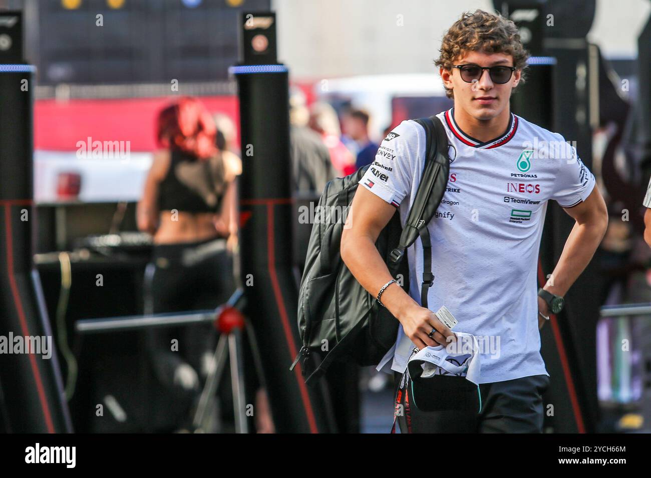 Formula 1 kimi antonelli pit hi-res stock photography and images - Alamy