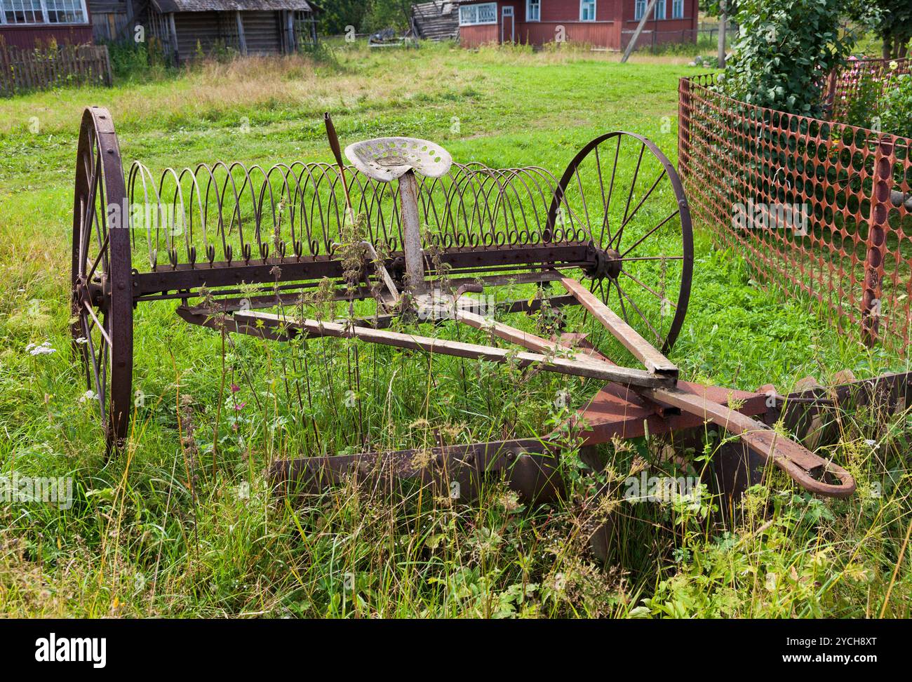 Horse hay rake hi-res stock photography and images - Alamy