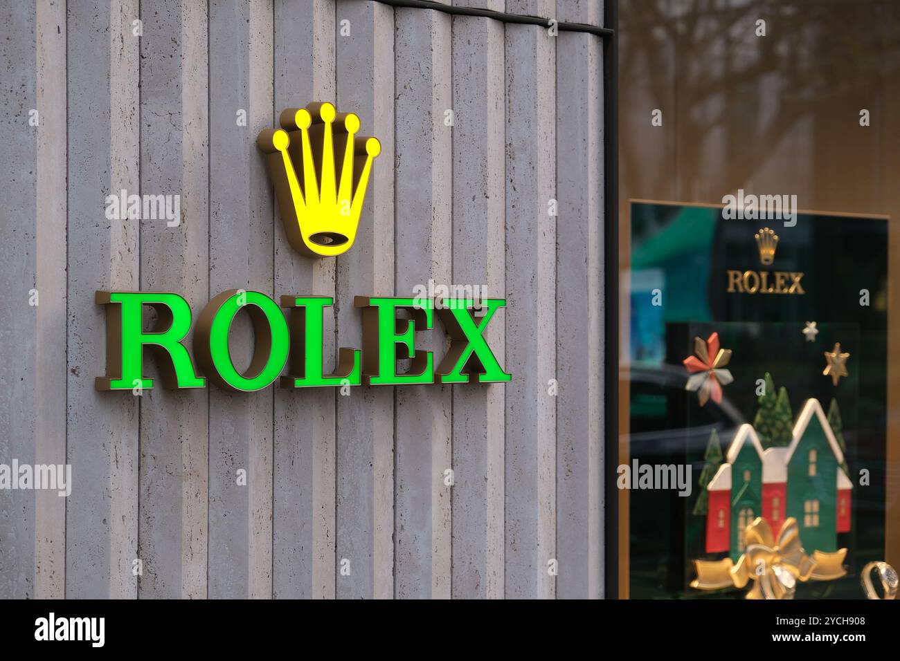Rolex logo hi-res stock photography and images - Alamy