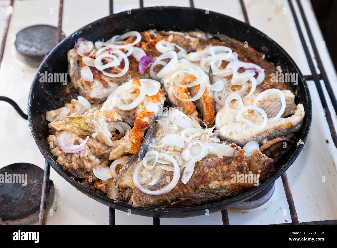 Freshwater fish fry in frying hi-res stock photography and images - Alamy