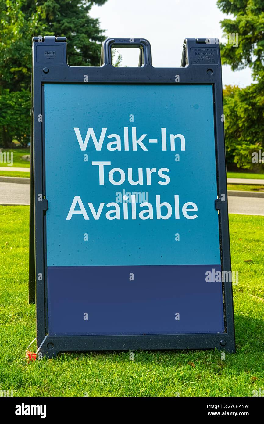 Sign reading tours hi-res stock photography and images - Alamy