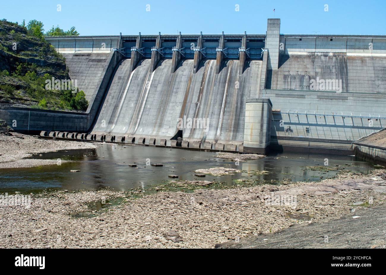 The architecture and construction of this large concrete dam at Beaver ...