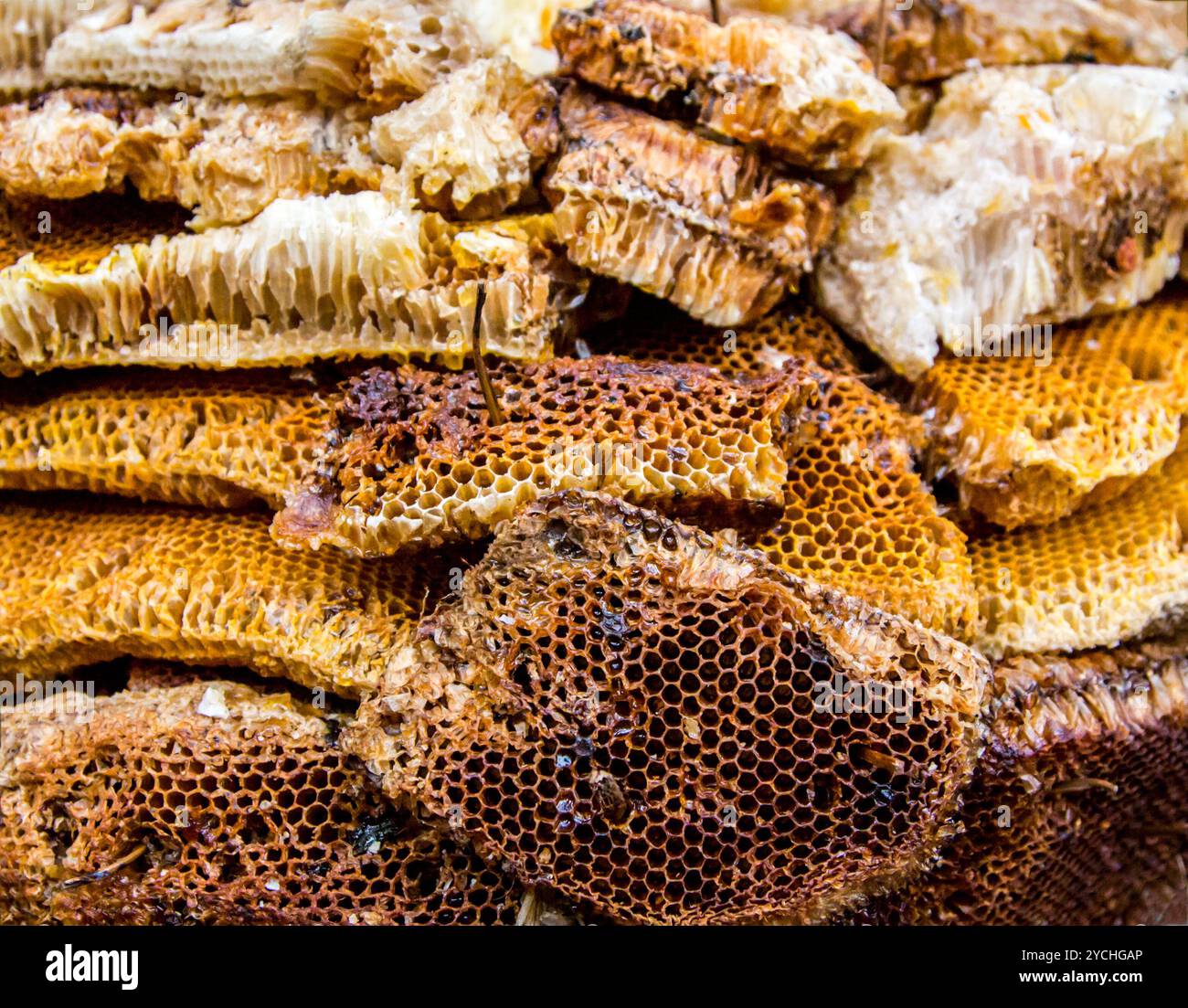 Honeycomb shape hi-res stock photography and images - Alamy