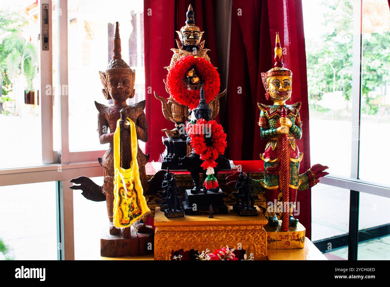 King Thao Wessuwan or Vasavana Kuvera giant statue at Wat Tha It temple for thai people ...