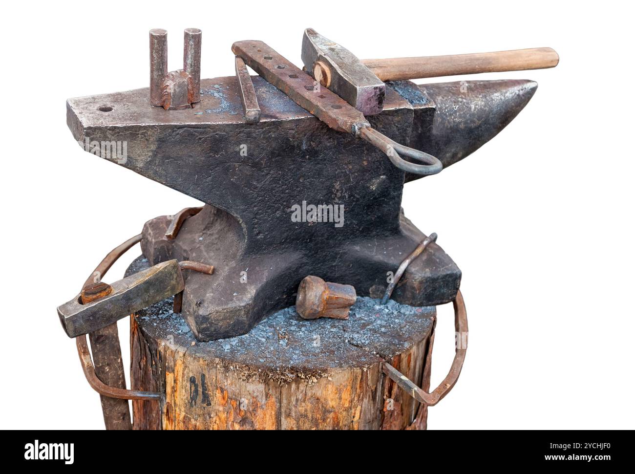 Old anvil with blacksmith tools on the outdoors Stock Photo - Alamy