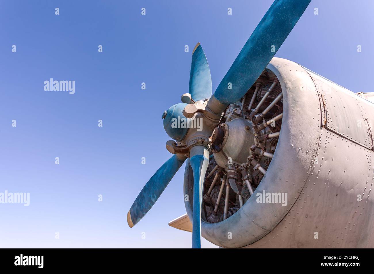 Airplane blue propeller old hi-res stock photography and images - Alamy