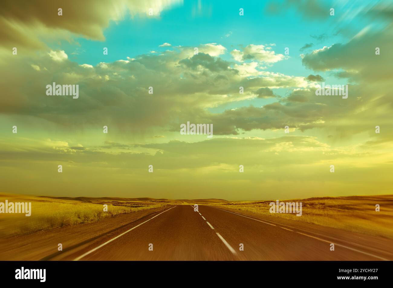 Empty road under sunset sky hi-res stock photography and images - Alamy