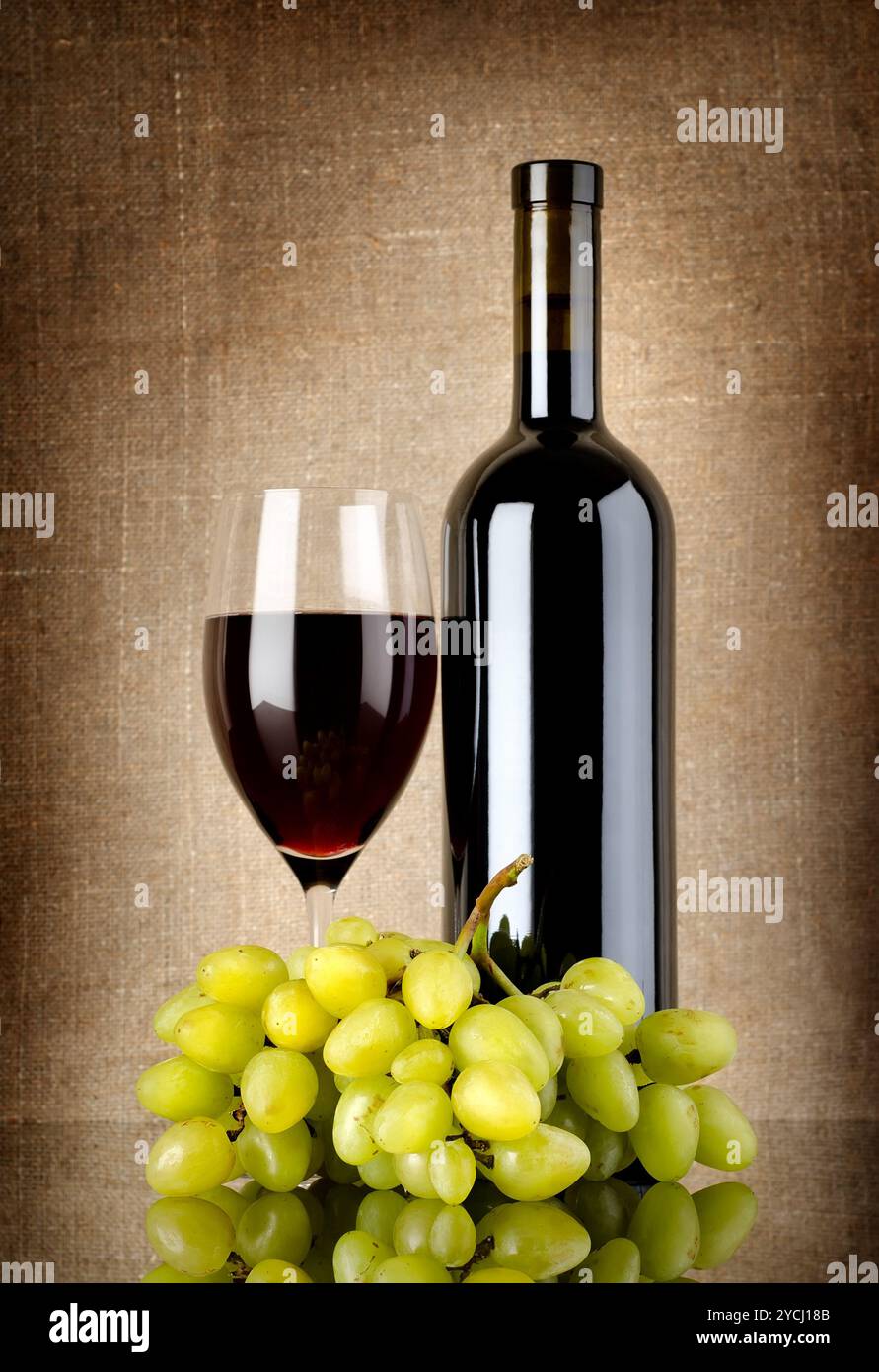 Dry red wine Stock Photo - Alamy
