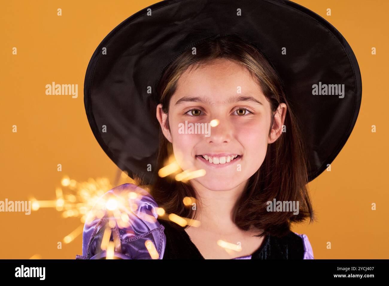 Girl sparkler in front of face hi-res stock photography and images - Alamy
