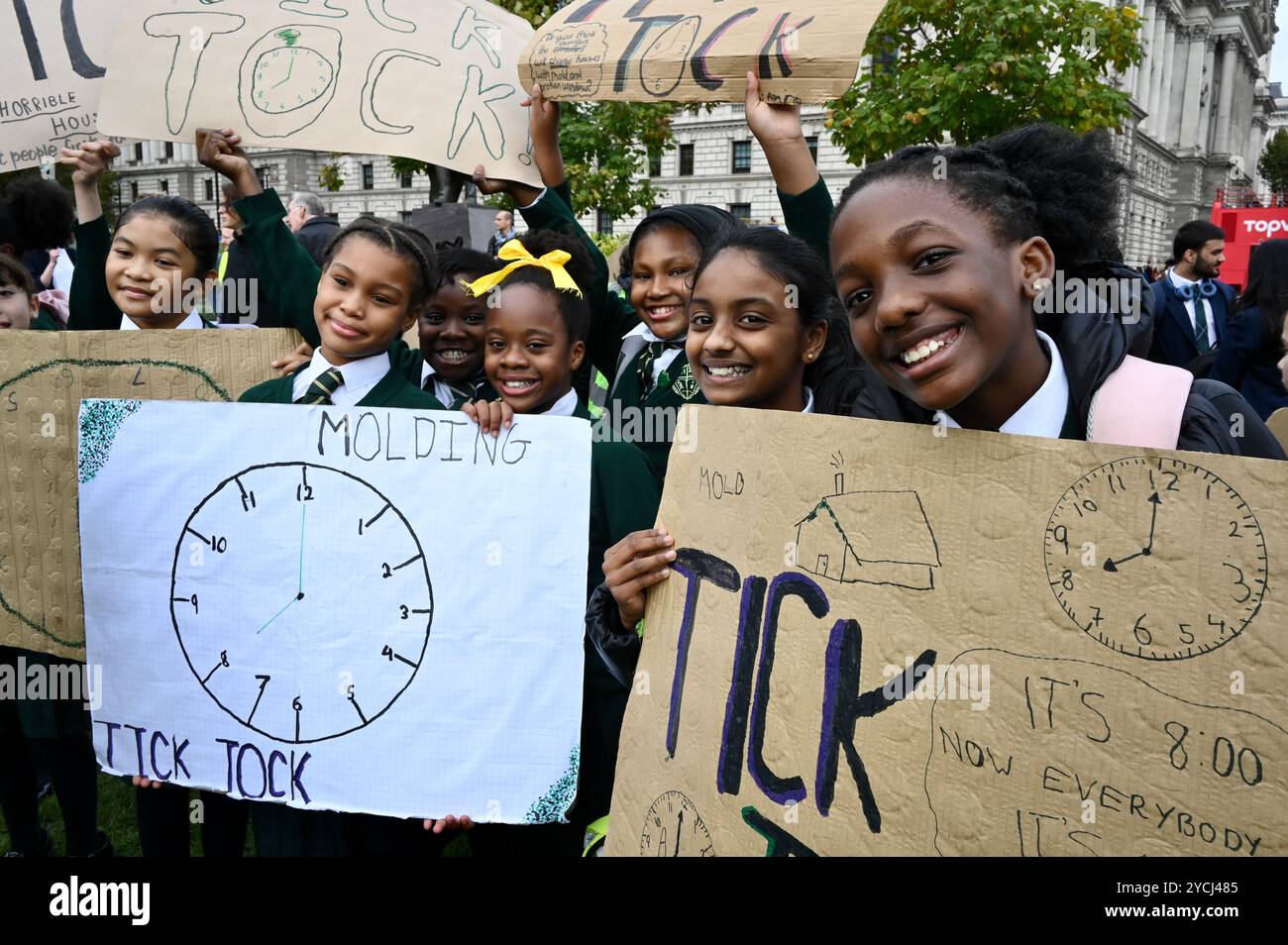 Temporary accommodation children uk hi-res stock photography and images ...