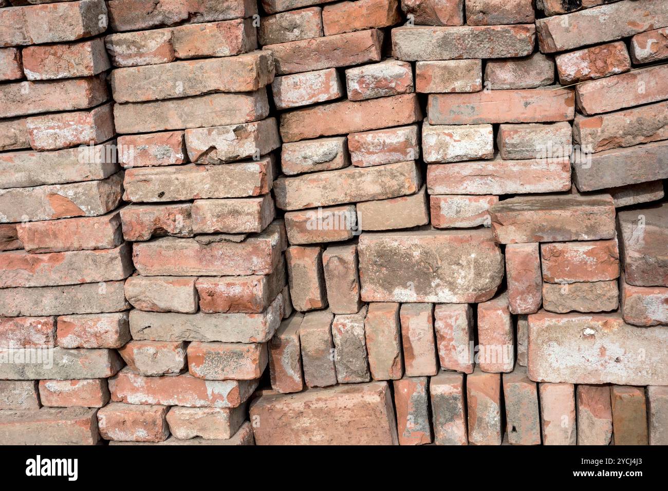 Red solid bricks hi-res stock photography and images - Alamy