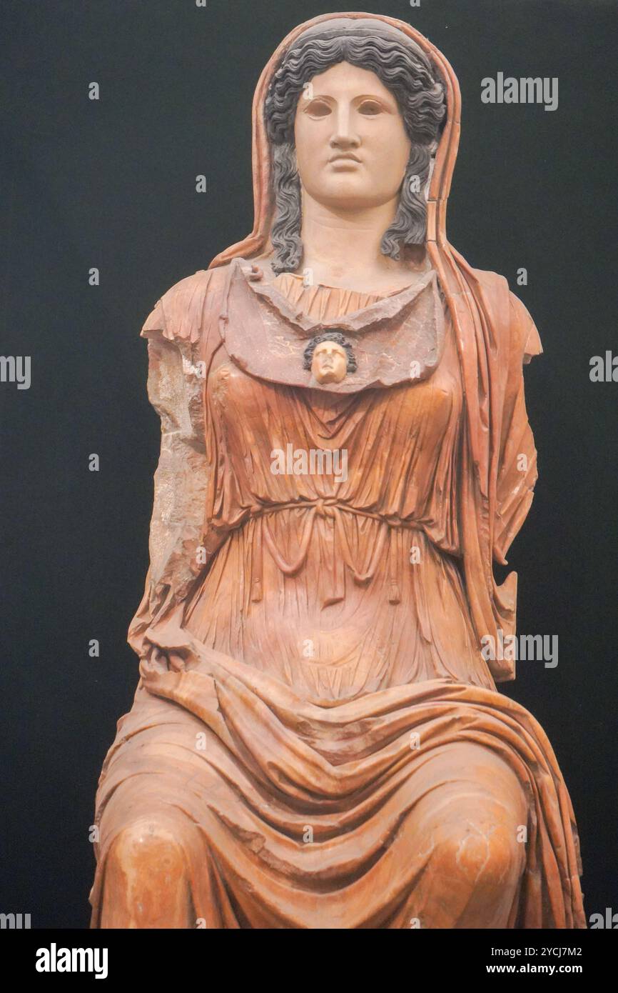 Himation hi-res stock photography and images - Alamy